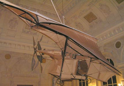 AVIACION: EL PRIMER AVIÓN!!!